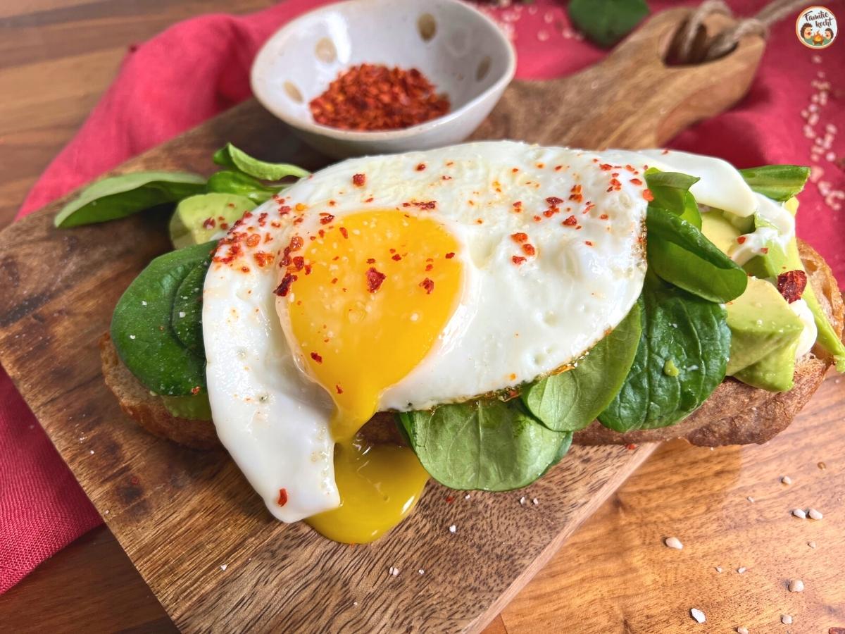 Geröstetes Avocado Brot mit Ei ♥ Familie kocht!